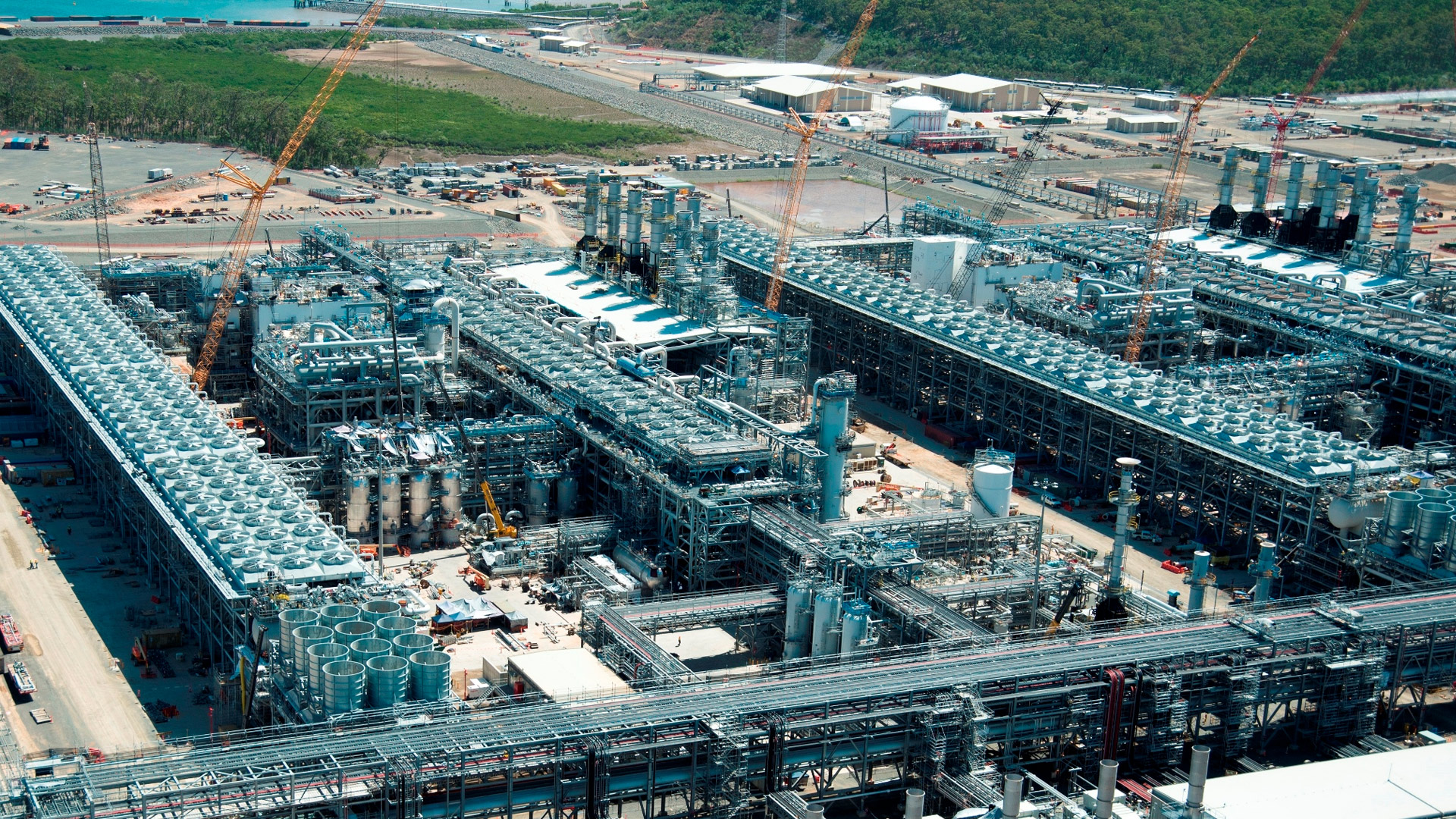 Australia Pacific LNG achieves key milestone in LNG facility start up ...
